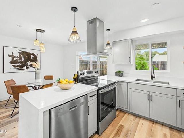 4650 W Tuckey Ln, Glendale, AZ 85301
