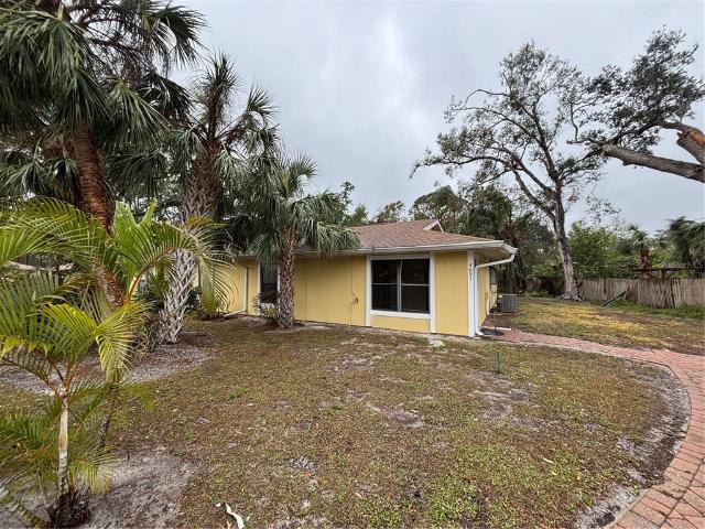 4651 Summerwind Dr, Unit 26, Sarasota, FL 34234 | MLS #TB8461