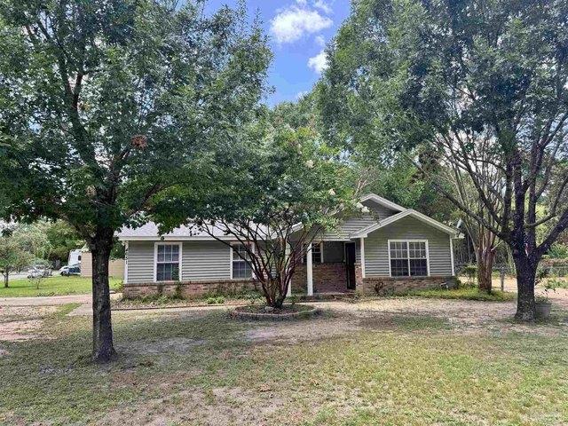 4651 W Bushnell Rd, Milton, FL 32583