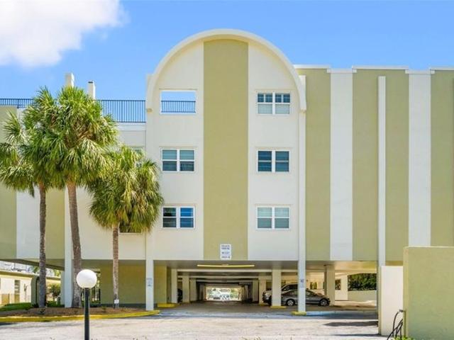4651 1st St NE Unit 306, Saint Petersburg, FL 33703