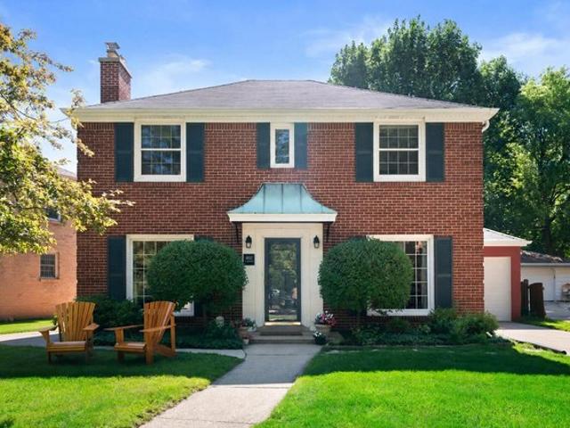 4652 N Wildwood Ave, Whitefish Bay, WI 53211