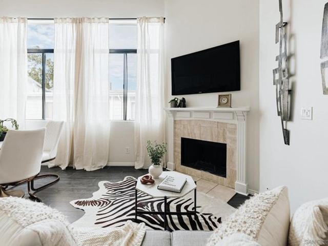 4652 Don Lorenzo Dr Apt A, Los Angeles, CA 90008
