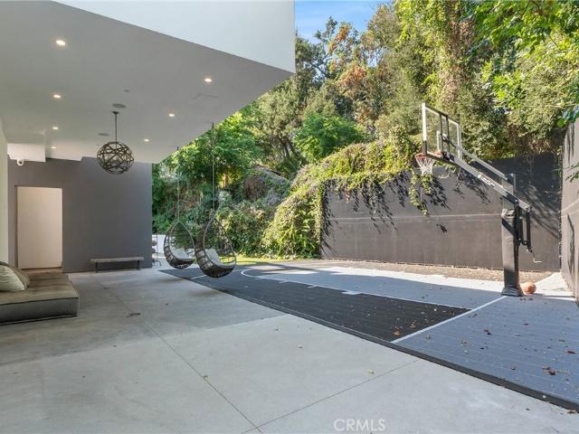 4653 Vanalden Ave, Tarzana, CA 91356 | MLS #SR26096