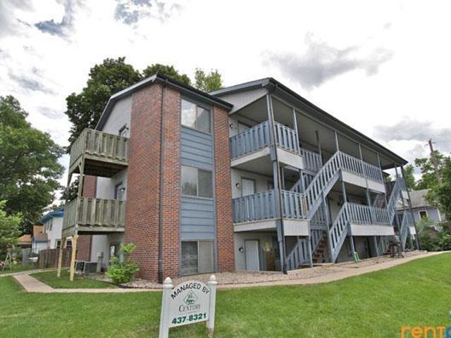 $465 / 2br Fantastic good sized two bedroom apartment 1701 Prospect