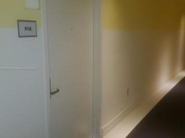 465 Brickell Ave #918 Miami, FL 33131
