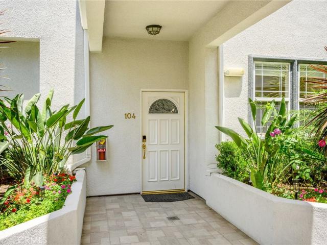 465 E Magnolia Boulevard 104
