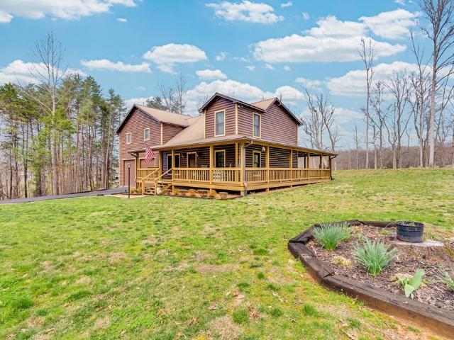 465 Hickory Ln