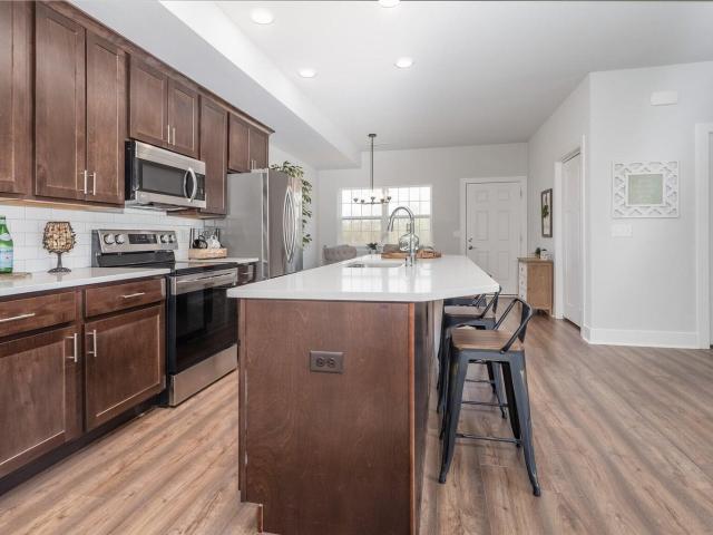 465 Hillary Cir, Unit D