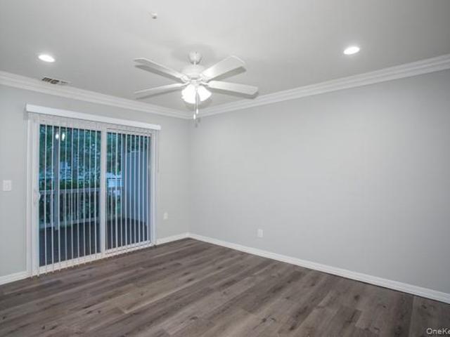 465 Lake Pointe Dr, Unit 465, Middle Island, NY 11953 | MLS #946107