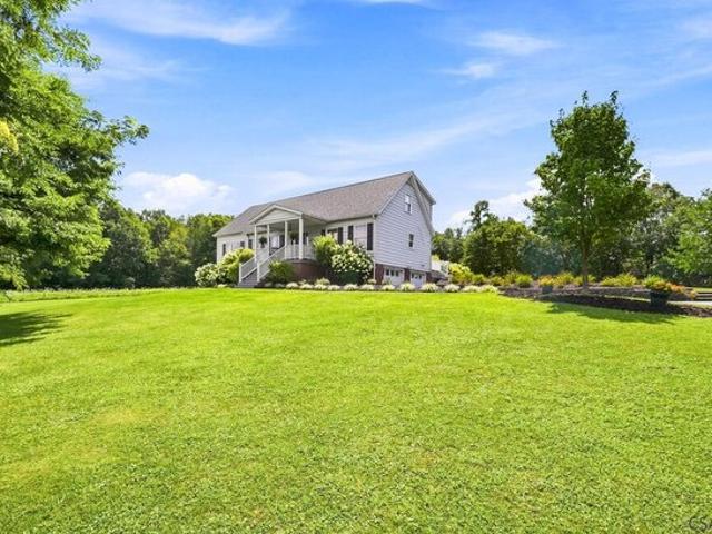 465 Lyman Ln, Johnstown, PA 15909