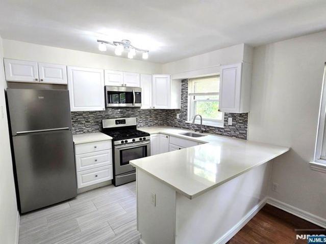 465 Maple Hill Dr Apt 48, Hackensack, NJ 07601