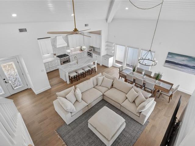 465 Marina Dr, Port Aransas, TX 78373