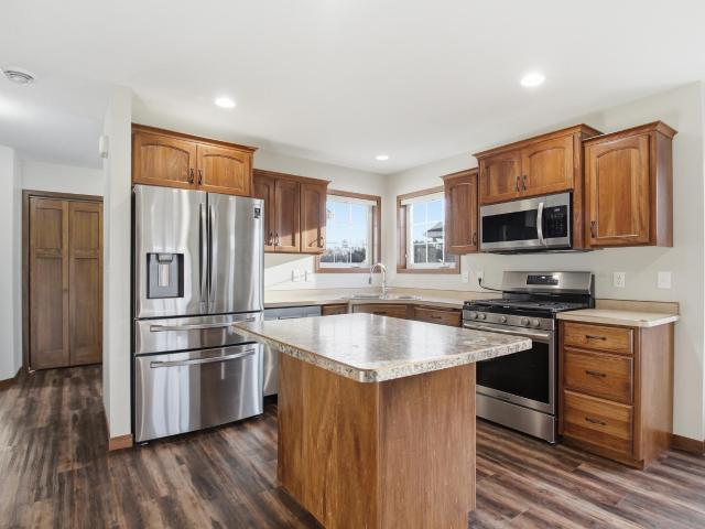 465 Meadow View Ct, Paynesville, MN 56362 | MLS #7029