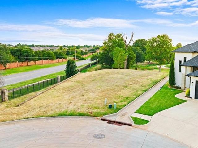 465 Saint Claire Dr, Edmond, OK 73025