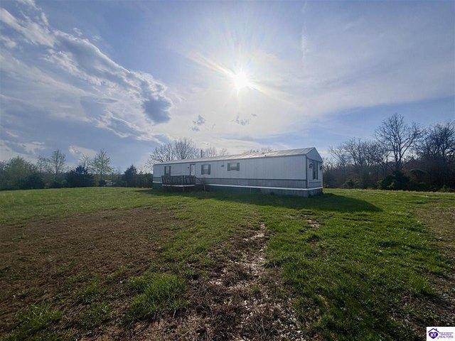 465 Sun Valley Rd, Brandenburg, KY 40108