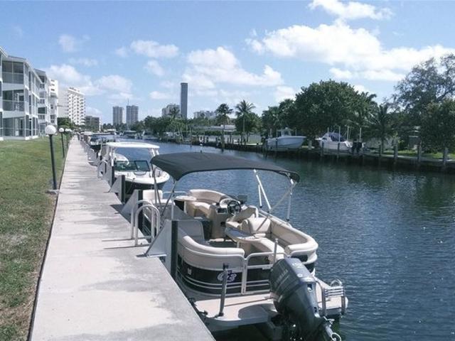 465 Paradise Isle Blvd Apt 207, Hallandale Beach, FL 33009