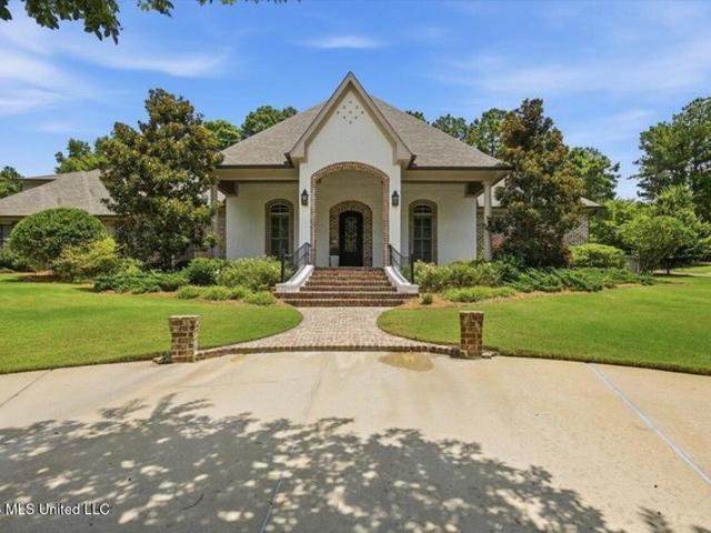 465 Pembrooke Dr, Madison, MS 39110