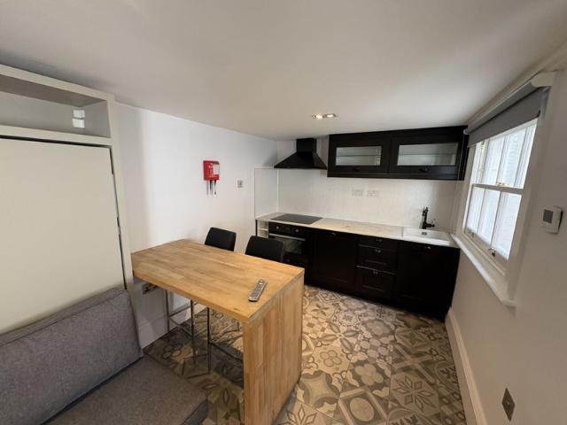 £465 Per Week Including Utilities | Students Only!