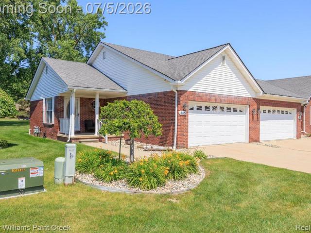 465 Victoria Lane