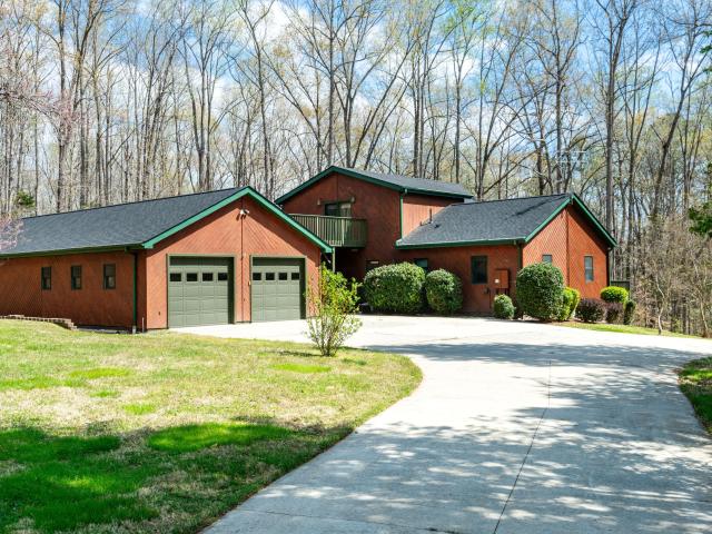 4664 White Oak Ln, Hillsborough, NC 27278 | MLS #10157 | Compass