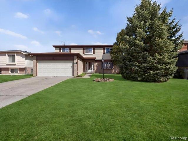 4667 Bloomfield Dr, Sterling Heights, MI 48310