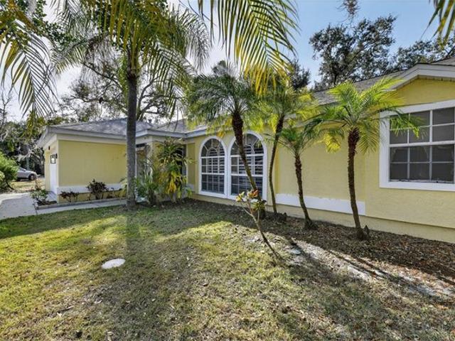 4667 Hamlets Grove Dr, Sarasota, FL 34235