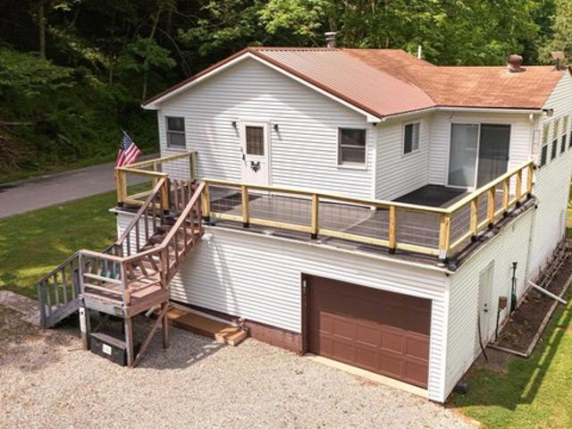 4667 Saint Clara Rd, Alum Bridge, WV 26321