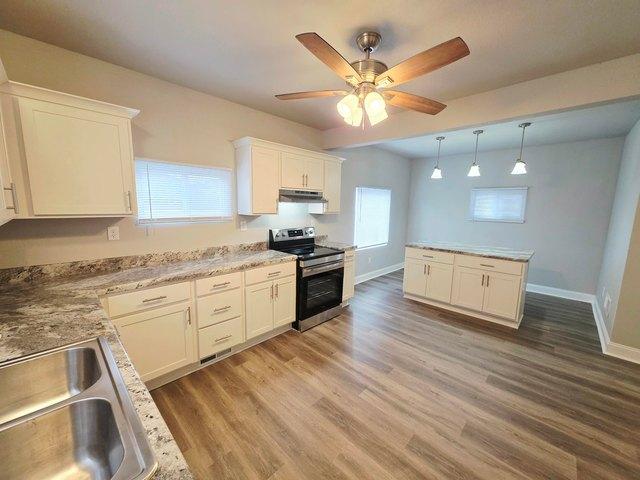 4668 N 28th St, Milwaukee, WI 53209