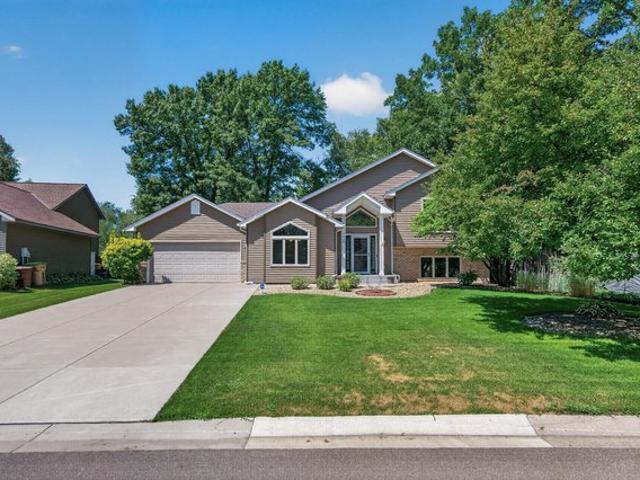 4668 Hale Ave N, Oakdale, MN 55128