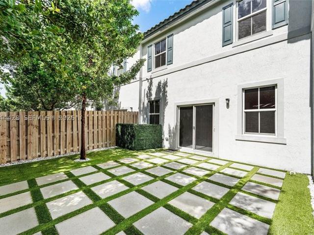 4669 NW 118th Ave, Coral Springs, FL 33076