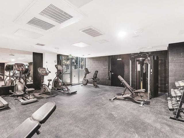 4660 Melrose Avenue 1 Bedroom Apartment for Rent at 4660 Melrose Ave, Los Angeles, CA 90029 Wilshire Center Koreatown