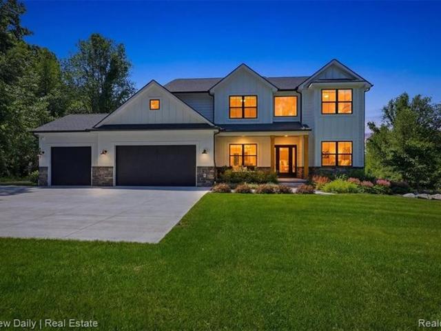 4661 Spears Rd, Putnam Township, MI 48169