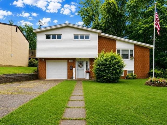 4662 Mapledale Dr, Homestead, PA 15120