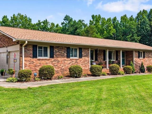 4662 Pineview Drive
