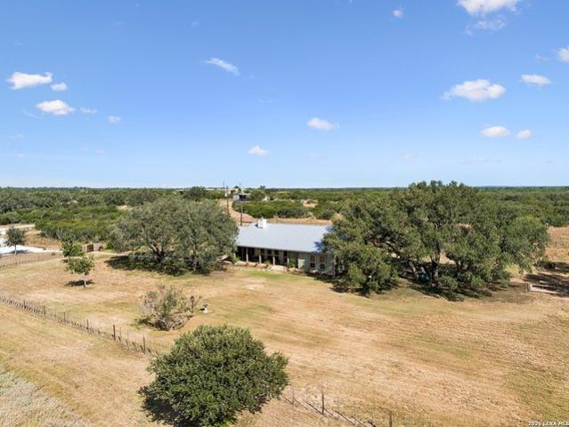 466 County Road 742, Yancey, TX 78886