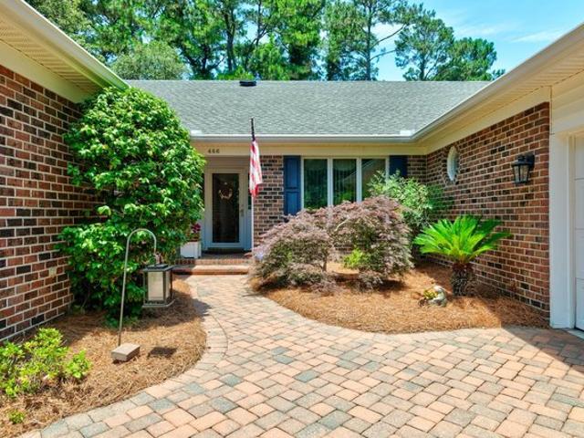 466 Country Club Dr, Pawleys Island, SC 29585