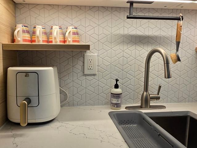 466 Commonwealth Ave, Unit 807, Boston, MA 02215 | MLS #73494 | Compass