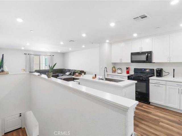 466 N Glenwood Ave Unit 80, Rialto, CA 92376