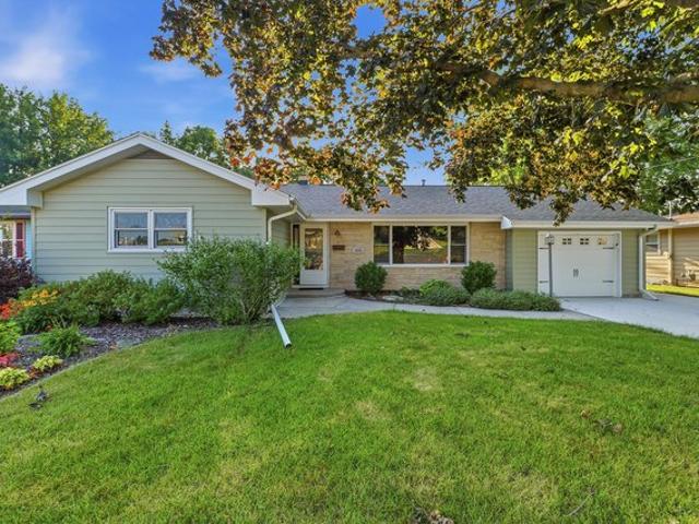 466 N Henninger St, Mayville, WI 53050