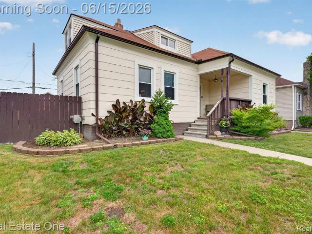 466 Spruce Street