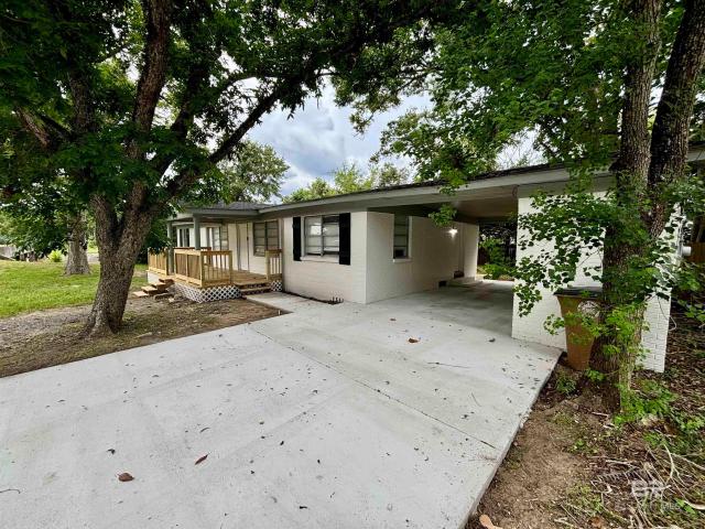 466 Pinehill Drive