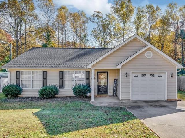 466 Pleasant Green Dr, Inman, SC 29349