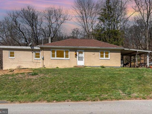 466 Pleasant Hill Rd, Wrightsville, PA 17368 in Longlevel, Pennsylvania