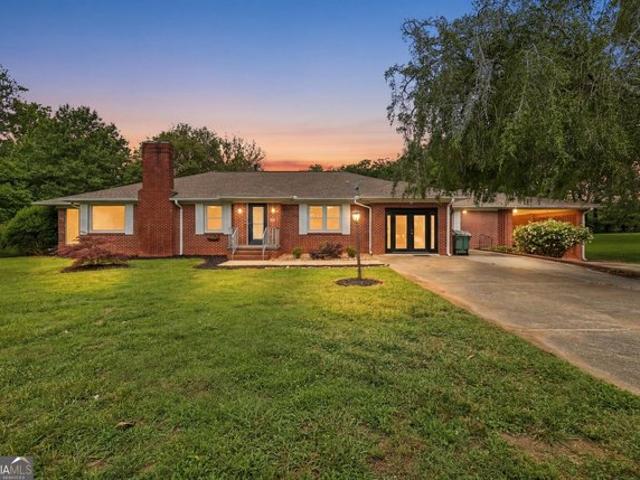 466 Rose Ln, Toccoa, GA 30577