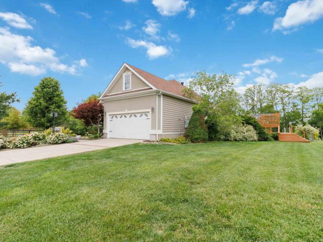 466 Woodridge Drive