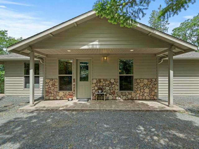 466 Three Pines Rd, Grants Pass, OR