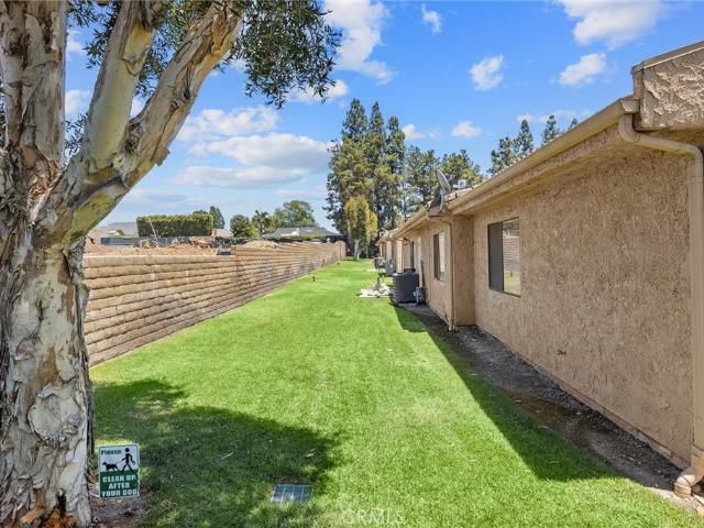 4678 Lakeview 1