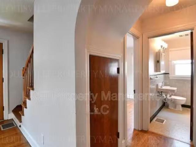 46701226 514 Compton St
