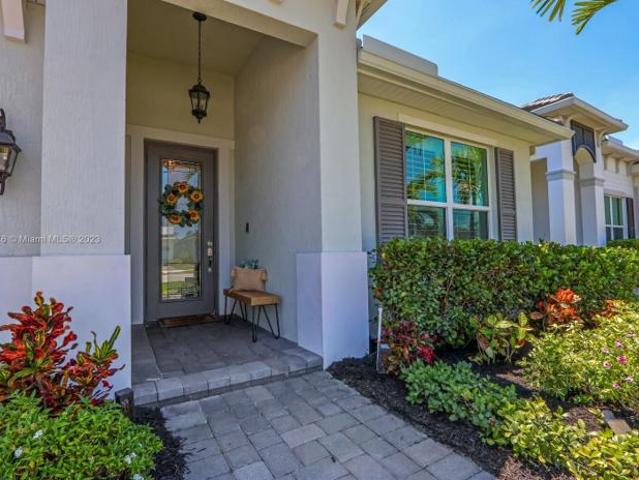 4670 Ardsley Dr SW, Stuart, FL 34997