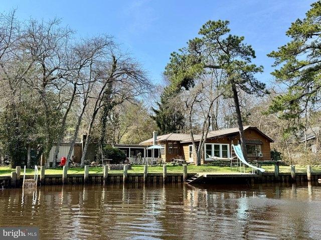 4670 Riverside Dr, Hammonton, NJ 08037
